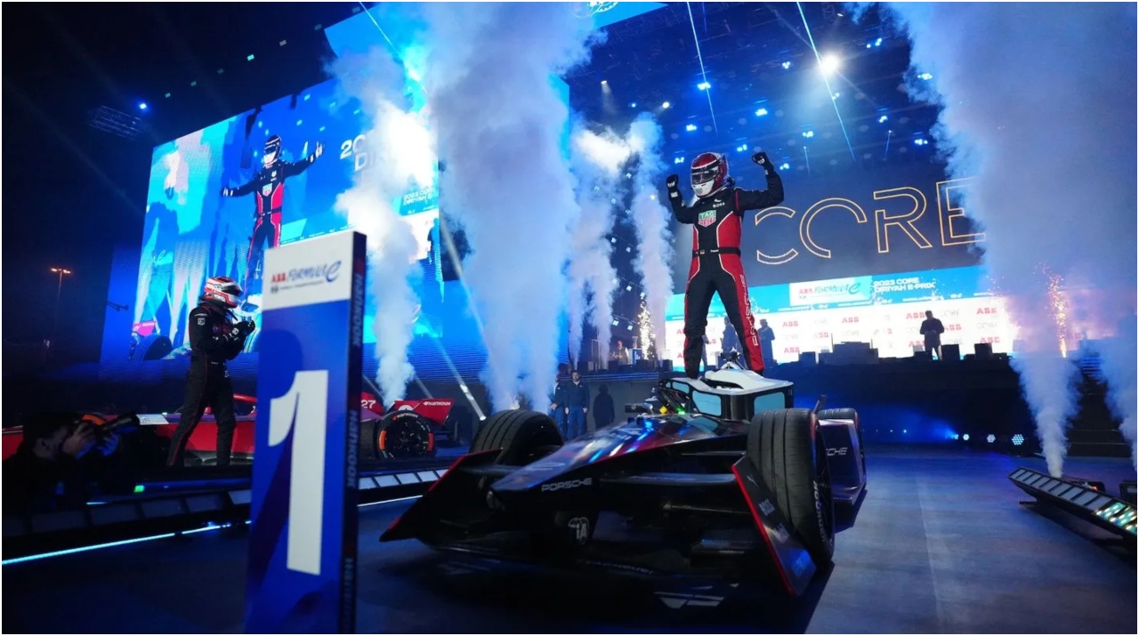 Pascal Wehrlein Doubles up in Diriyah to Take the Formula E Standings ...